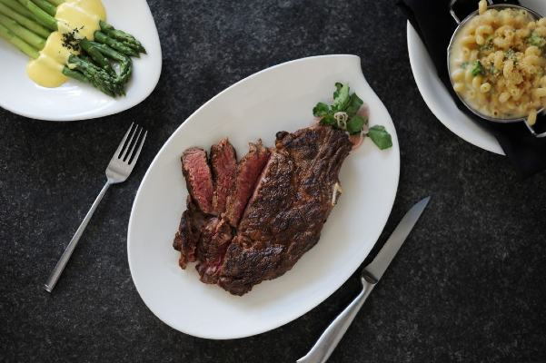 Steak 954 se convertirá en tu obsesión culinaria una vez que lo pruebes.