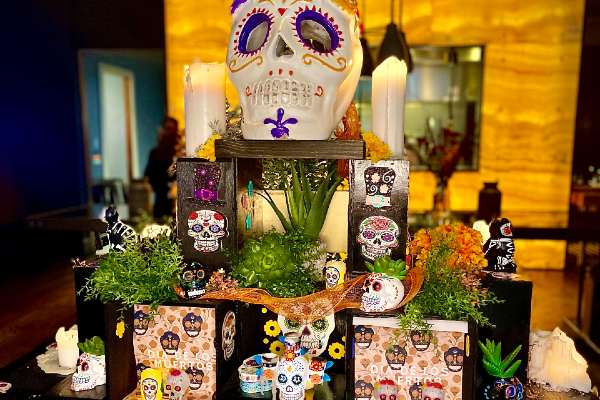 El restaurante Toro Toro celebra el Día de los Muertos con nuevo menú.