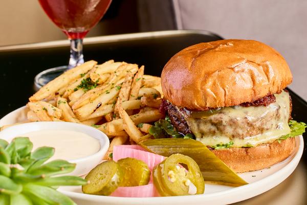 Adrift: una experiencia mediterránea inigualable en Miami Spice